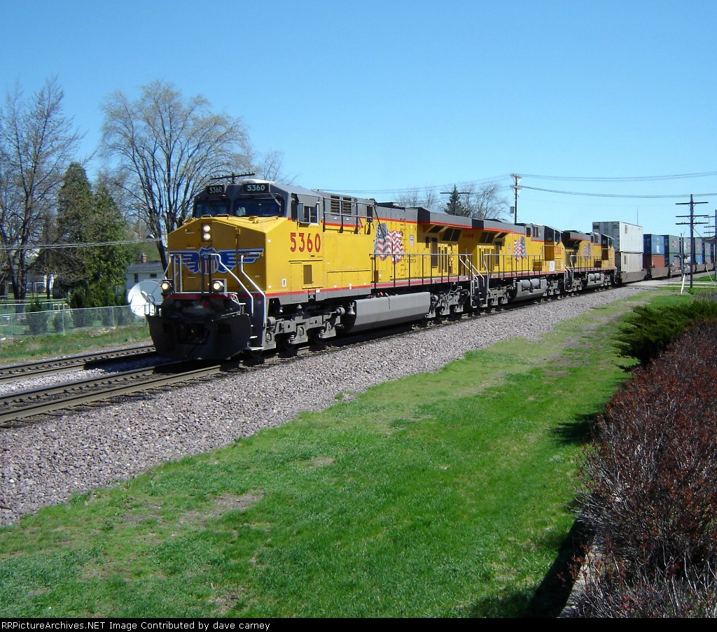 Westbound Stacktrain About wo Enter Global III